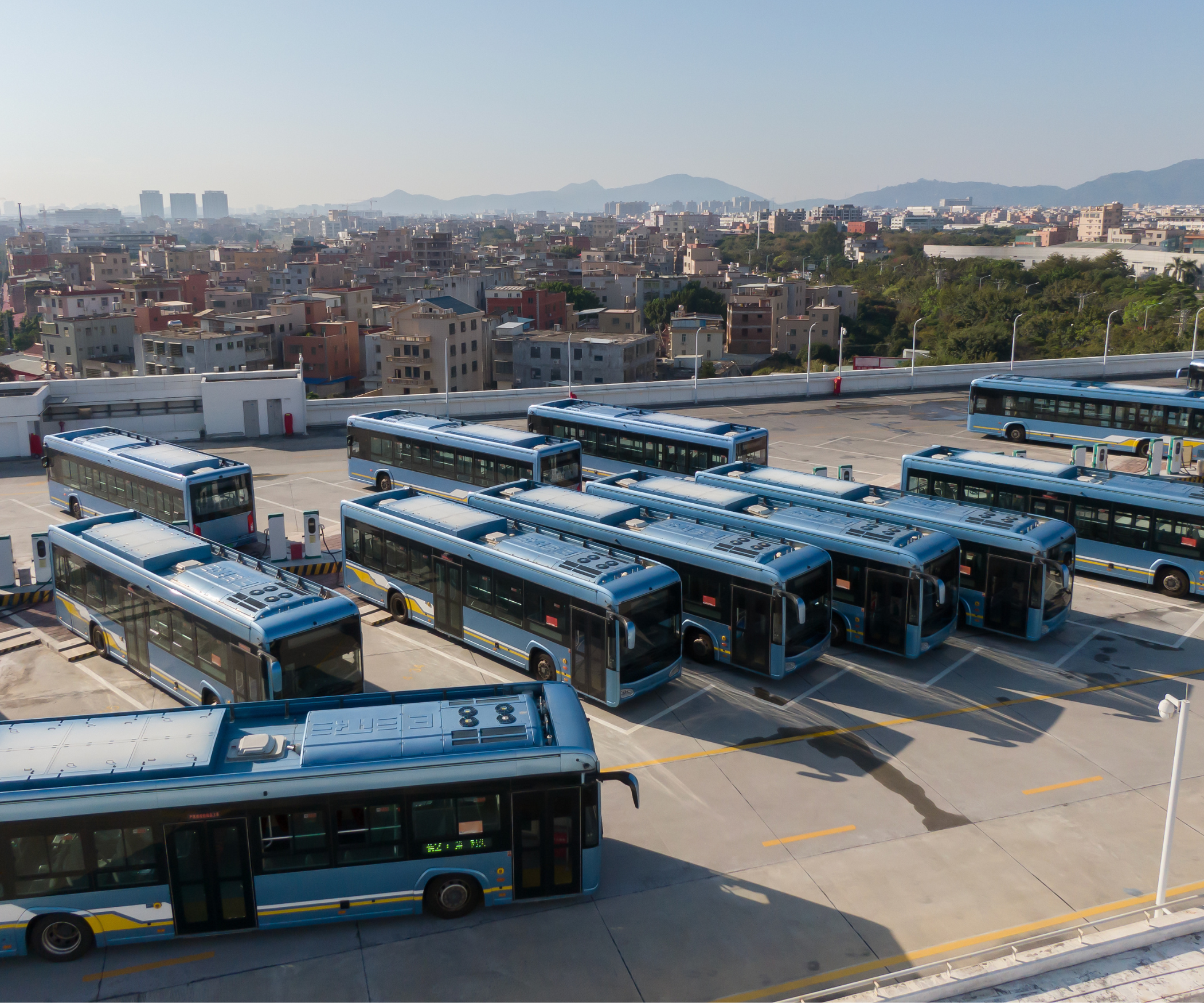 Electric buses and coaches | EV fleet solutions | Hitachi ZeroCarbon